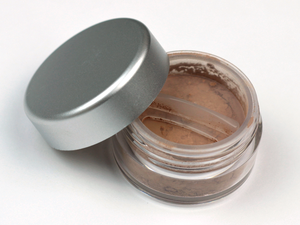 "Auburn" - Mineral Eyebrow Powder – Etherealle